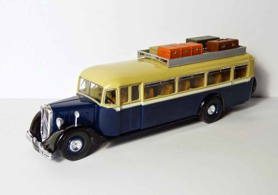 Citroen Type 45 Autobus 1934 darkblue/ivory 1:43 – Traffic Modelcars