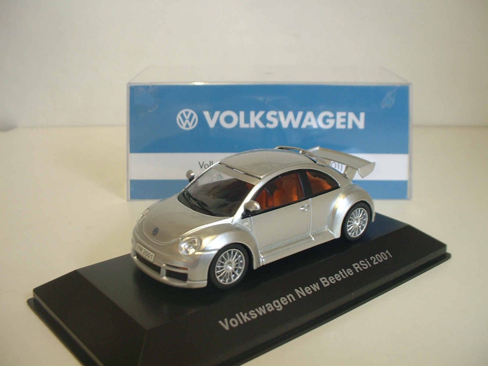 Volkswagen New Beetle RSi 2001 silver 1:43 – Traffic Modelcars