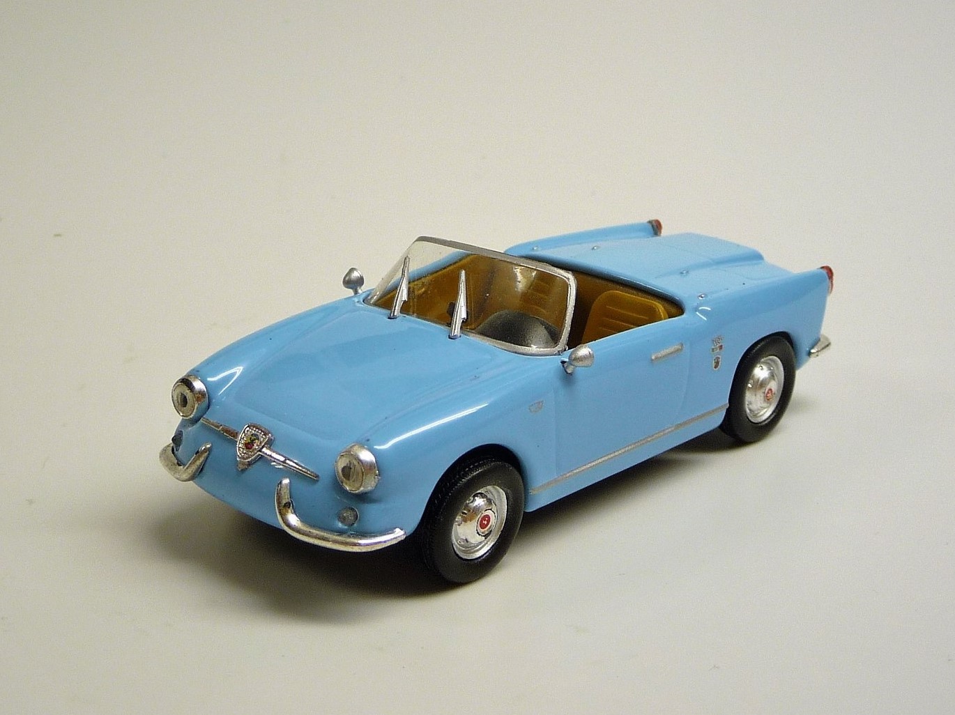 Fiat Abarth 750 spider Allemano 1958 blue 1:43 – Traffic Modelcars