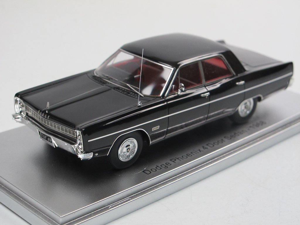 Dodge Phoenix 4 door sedan 1968 black 1:43 – Traffic Modelcars