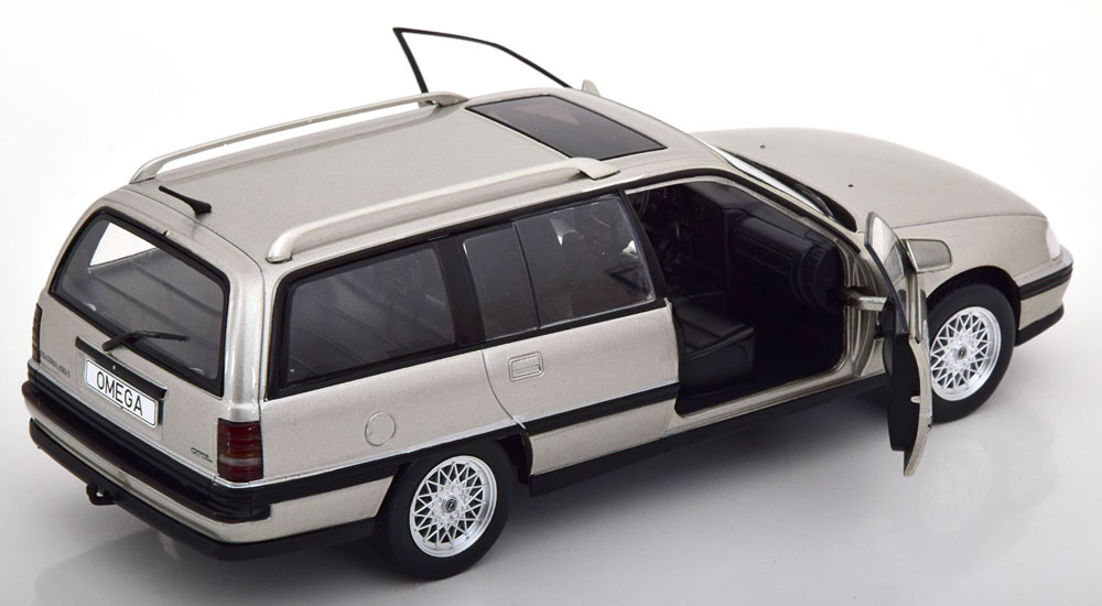 Opel Omega A2 Caravan grey metallic 1:24 – Traffic Modelcars