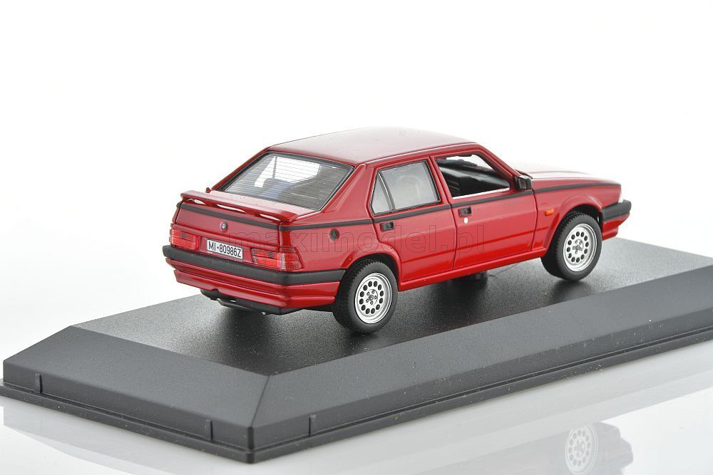 Alfa Romeo 75 red 1:43 – Traffic Modelcars