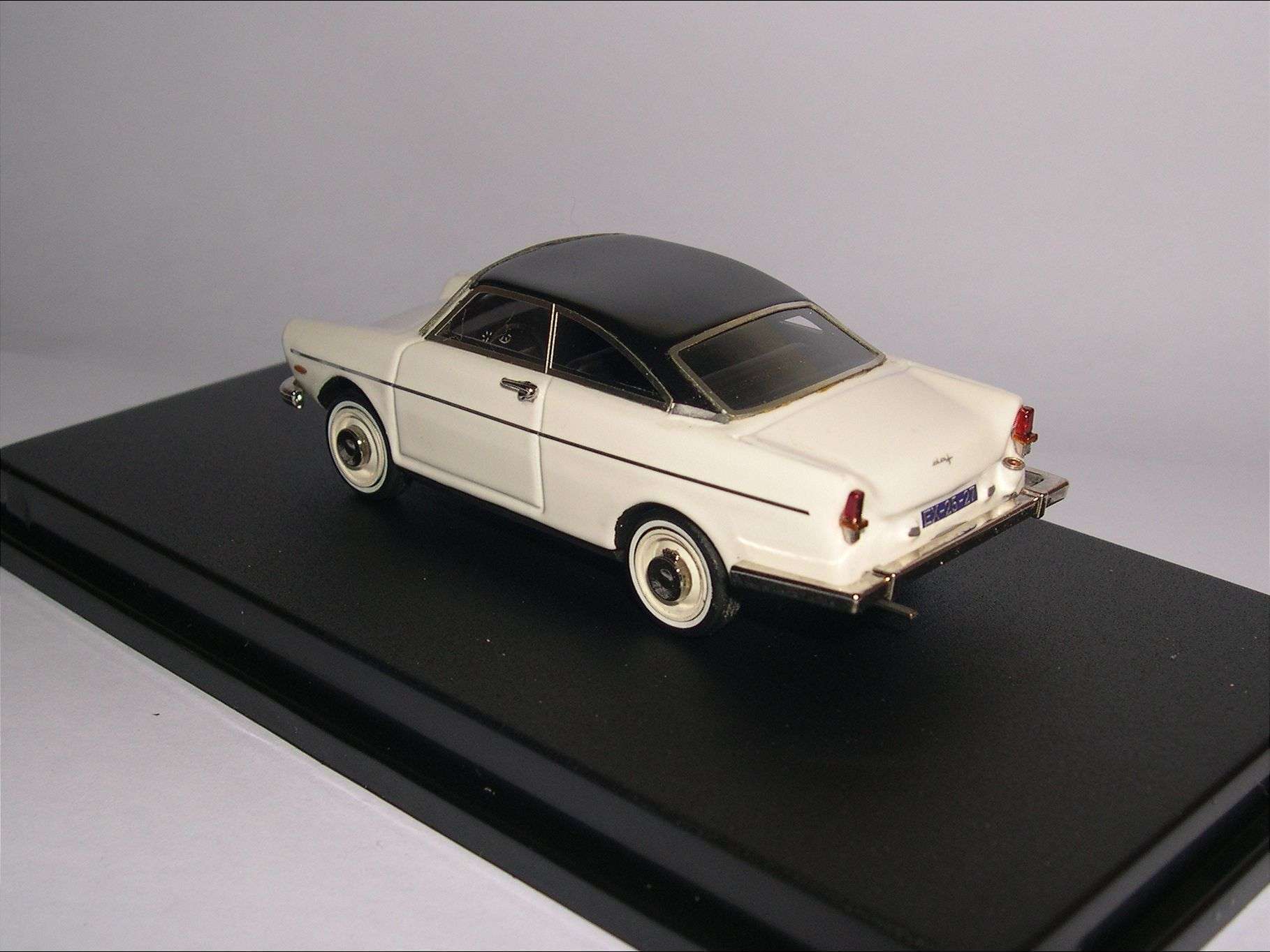 Daf 30 coupe Prototype 1962 white/black 1:43 – Traffic Modelcars