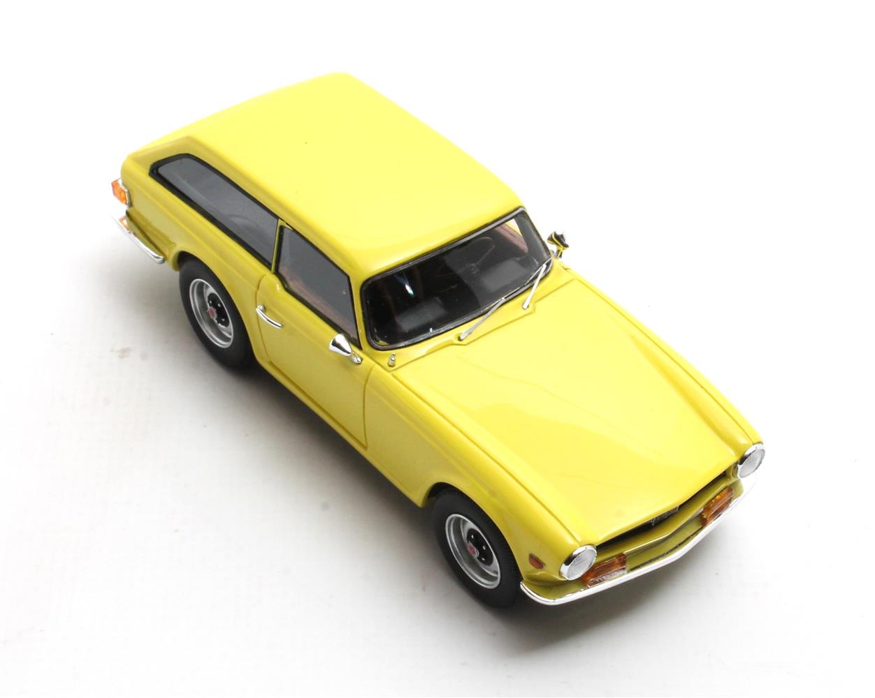 Triumph TR6 Shooting Brake yellow 1:43 – Traffic Modelcars