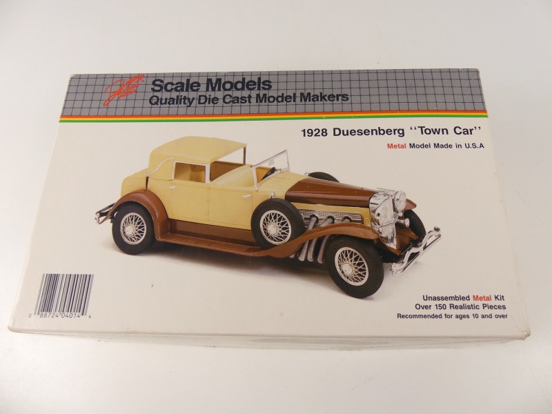 Duesenberg Town Car 1928 1:18 metal kit – Traffic Modelcars