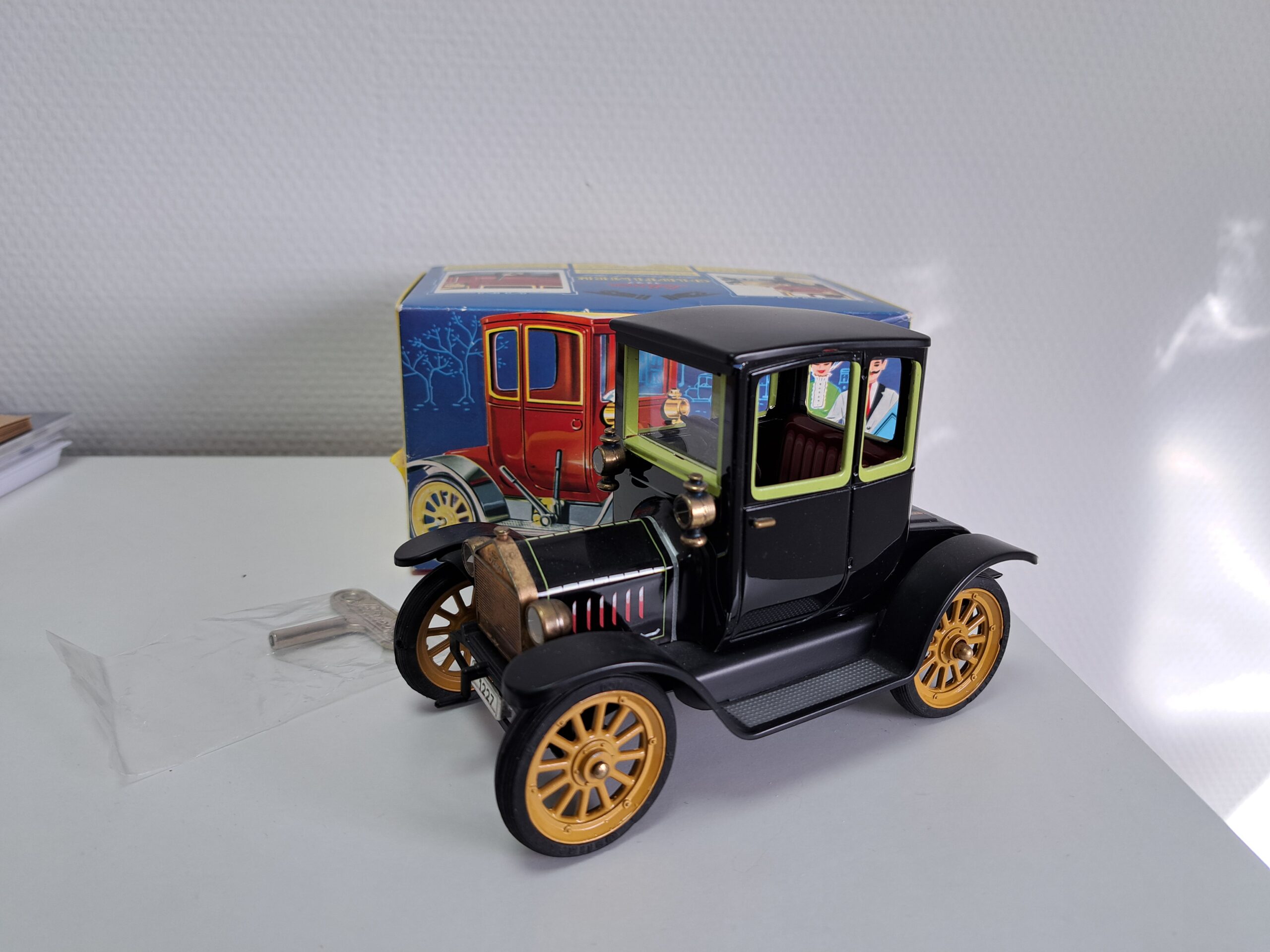 Ford Coupe T 1917 Tin Lizzy black (Sondermodell Schuco) – Traffic Modelcars